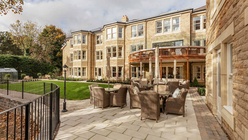 Best care homes in Leeds - Autumna