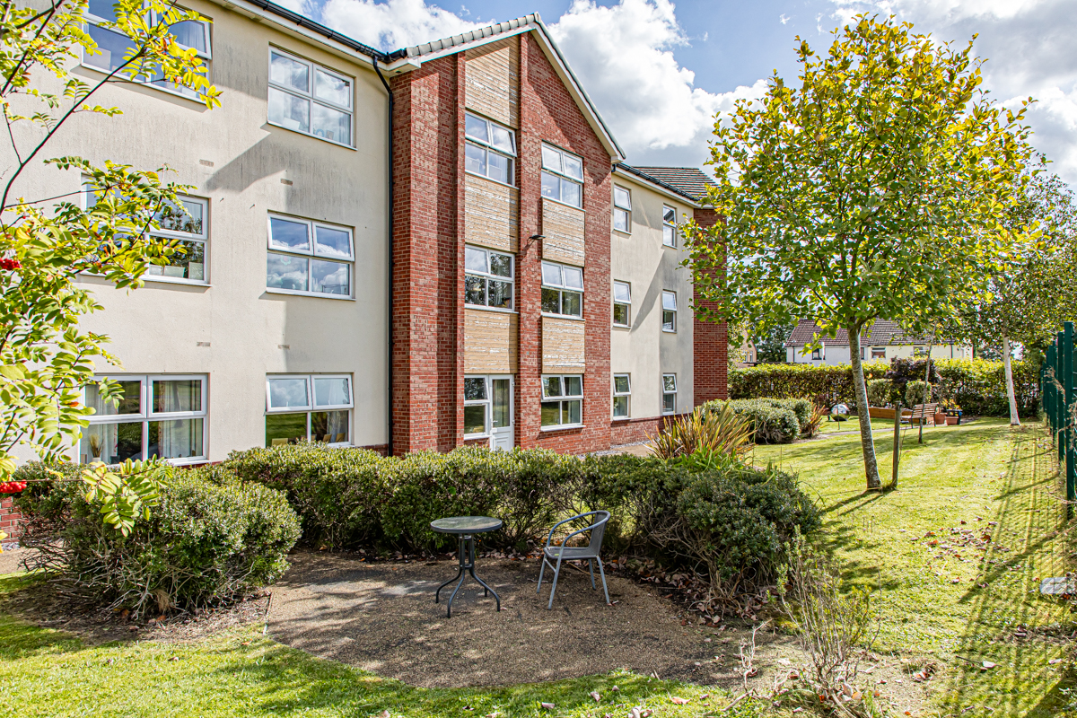 Brinnington Hall | Care Home | Stockport, SK5 8HT