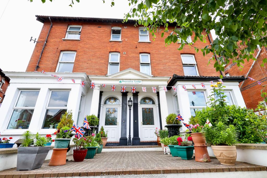 Dunraven House and Lodge | Care Home | Salisbury, SP1 1LP