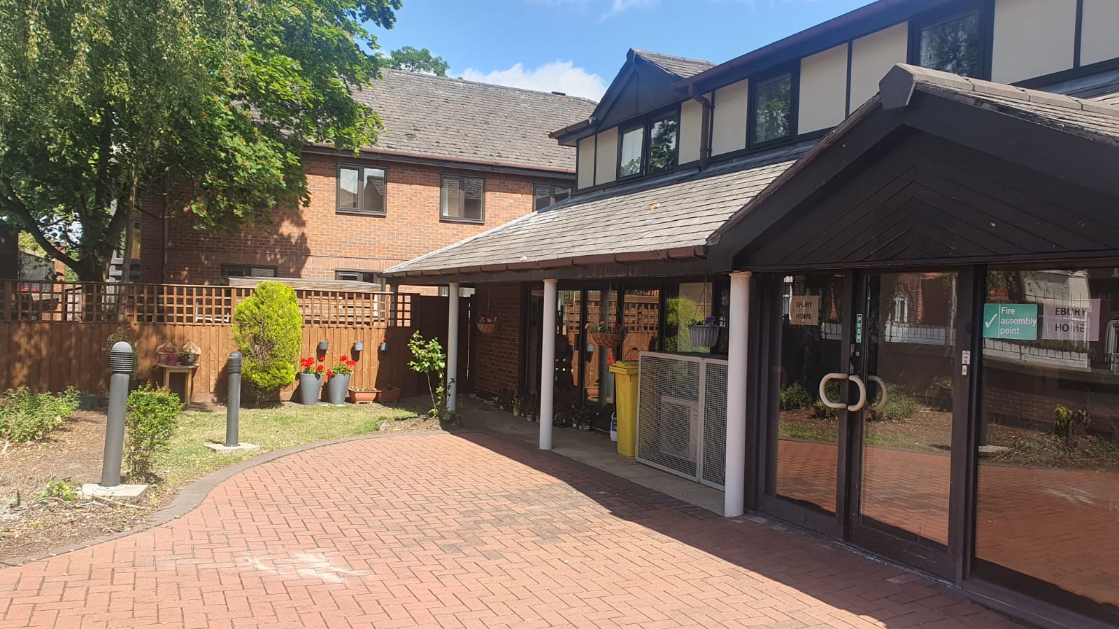 Ebury Home | Care Home | Nottingham, NG7 6JE