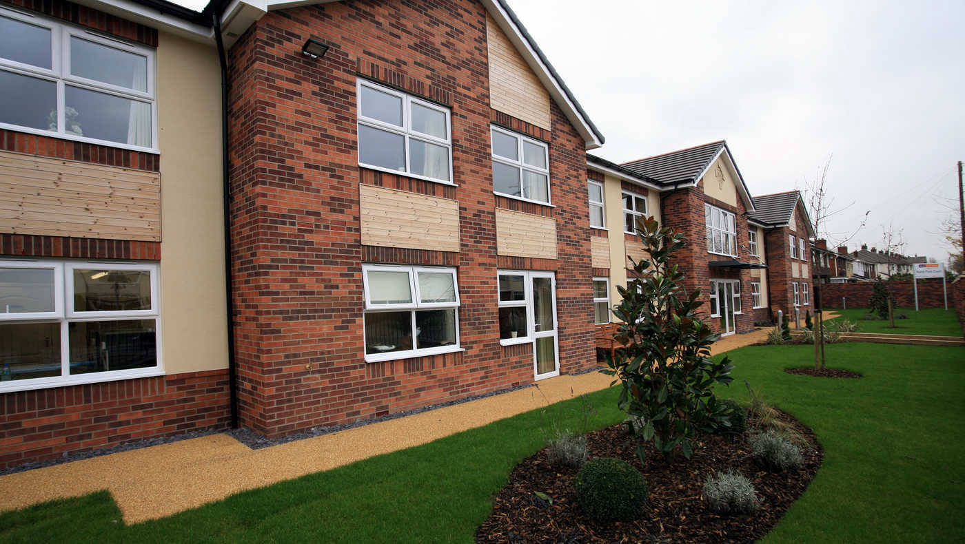 Hurst Park Court care home | Care Home | Liverpool, L36 6DZ