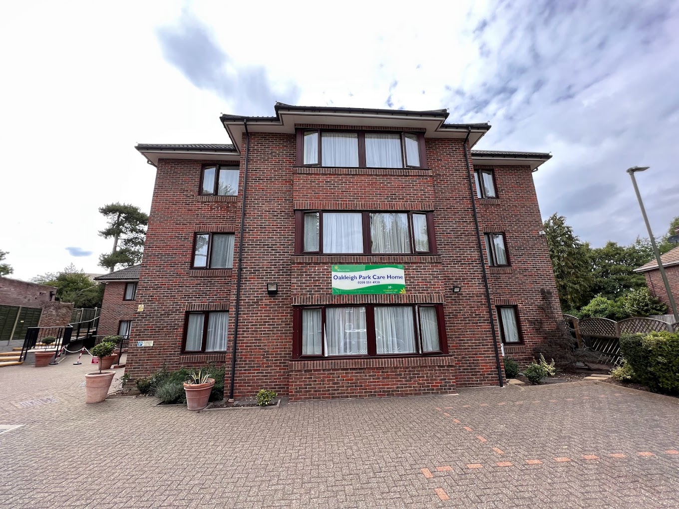 Oakleigh Park Care Home | Care Home | London, N20 9NH