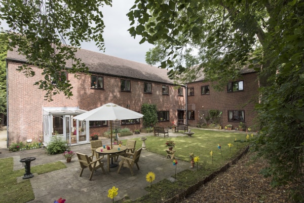 Lawn Park Care Home | Care Home | Sutton-in-ashfield, NG17 4LS