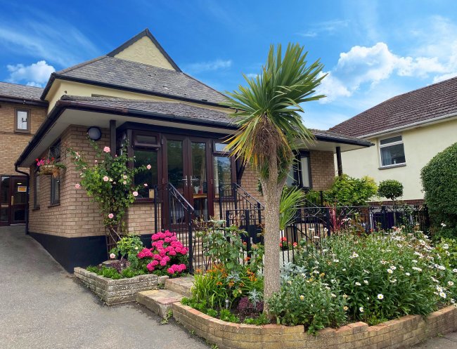 Stafford Hall | Care Home | South Benfleet, SS7 1EN