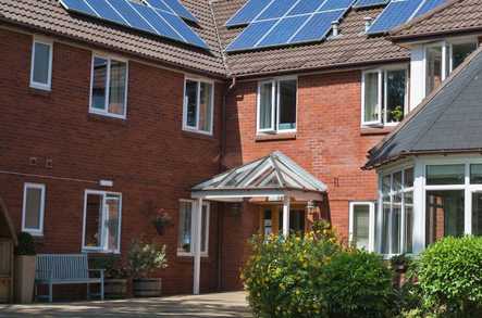 Trowbridge Oaks Care Home | Care Home | Trowbridge, BA14 6DW